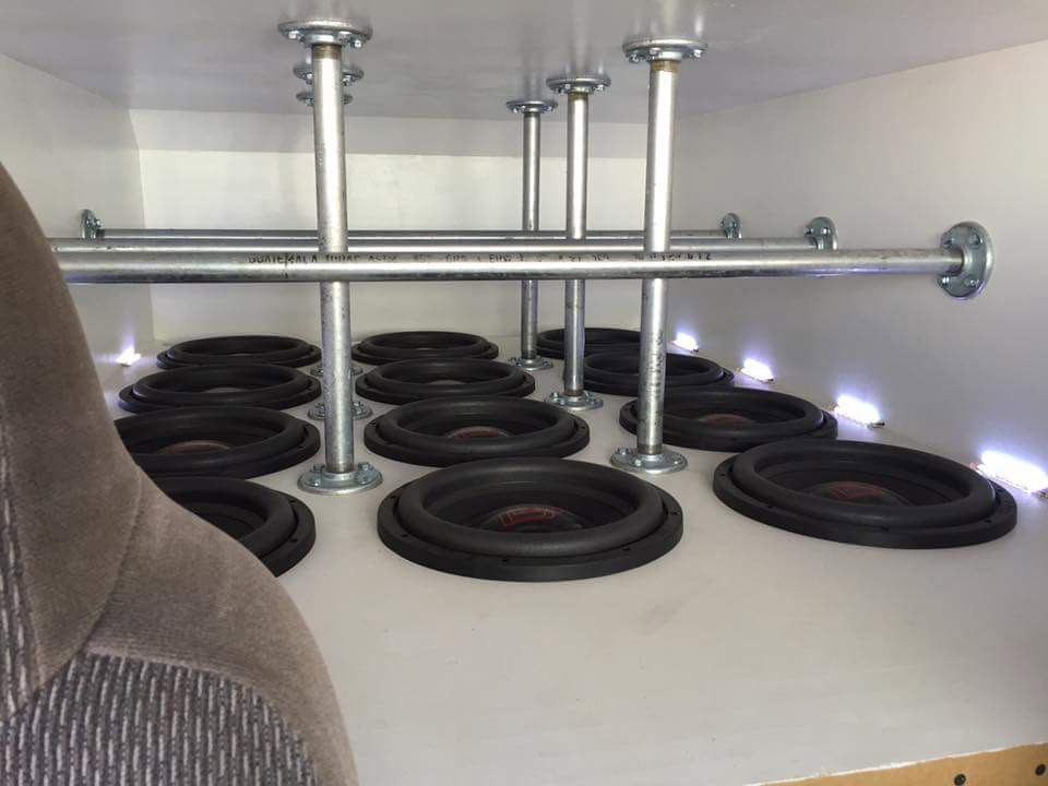 DD Audio Install Highlight: 2001 Ford Excursion - DD Audio